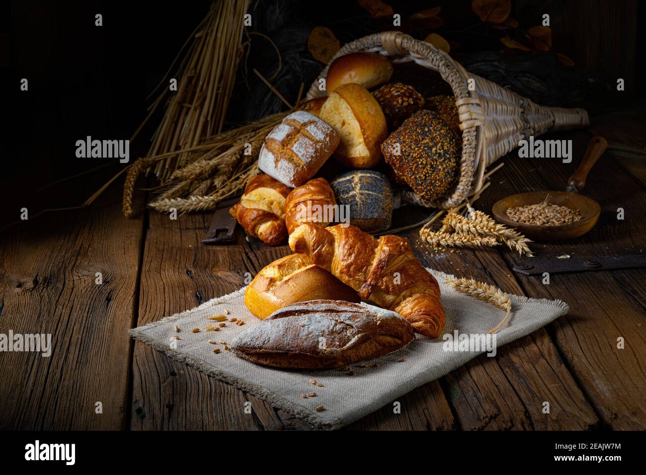 Fresh rolls in a cornucopia Stock Photo - Alamy