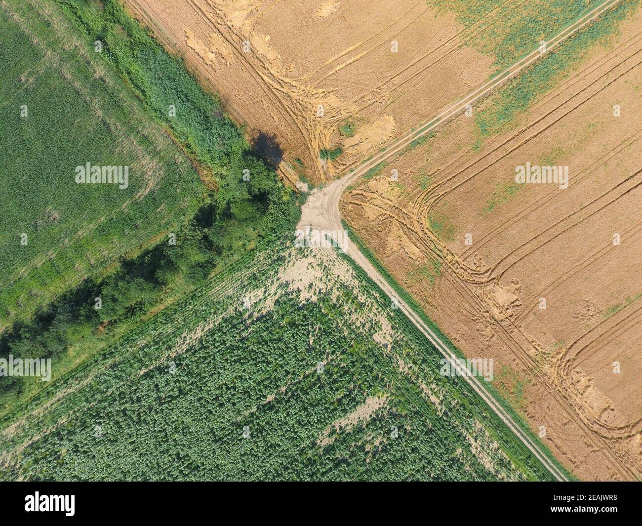 Rural crossroads hi-res stock photography and images - Alamy