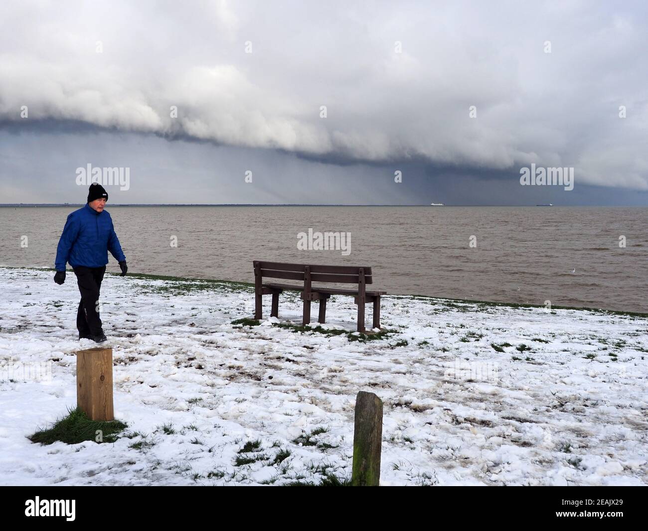 Minster on Sea, Kent, UK. 10th February, 2021. UK Weather: snow in ...