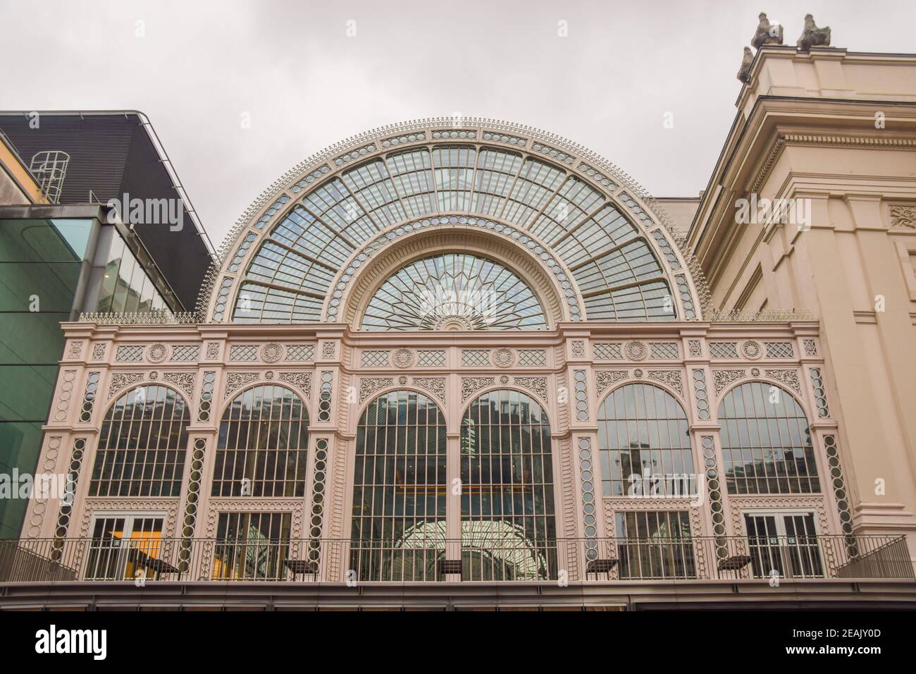 Royal Opera House exterior, Covent Garden, London, UK Stock Photo - Alamy