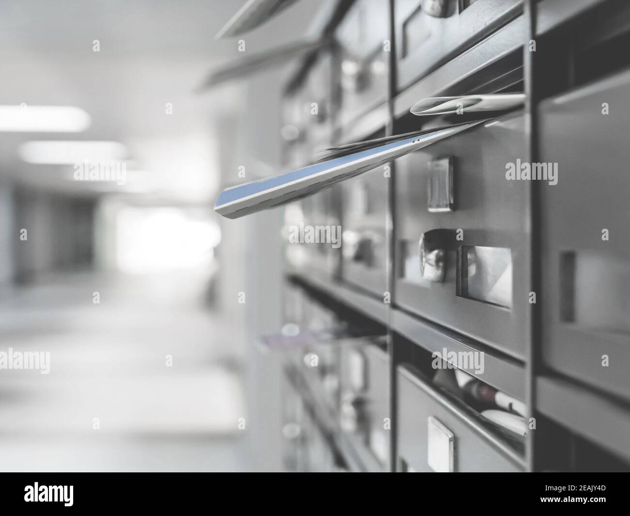 Overflowing mailbox hi-res stock photography and images - Alamy