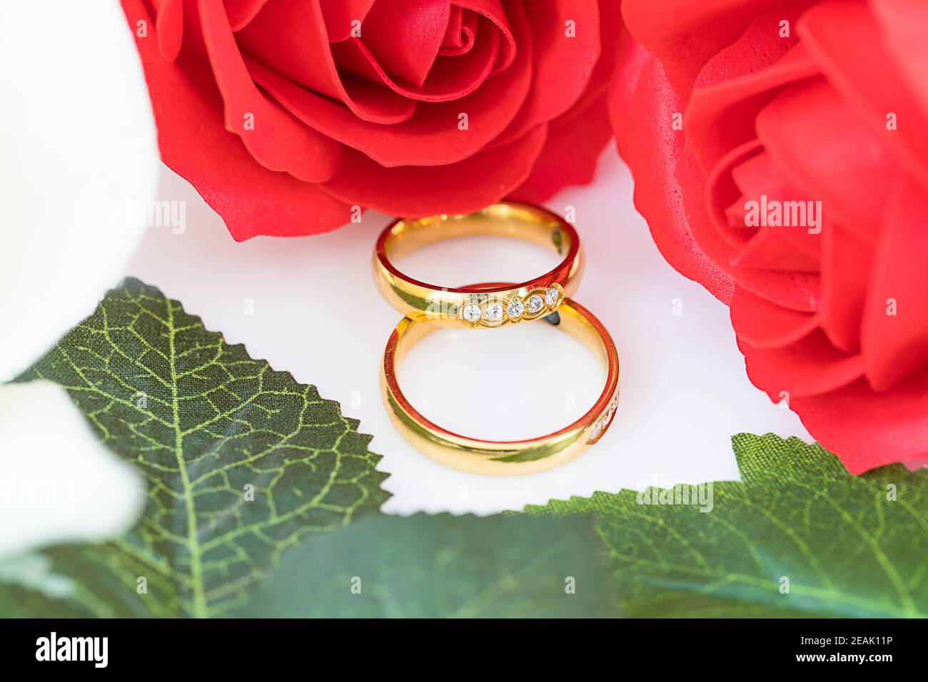 Floral ring symbol hi-res stock photography and images - Alamy