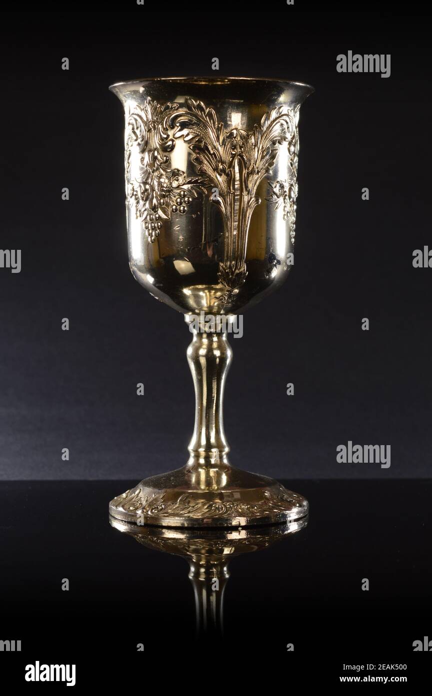 Antique silver goblet silverware wine hi-res stock photography and ...
