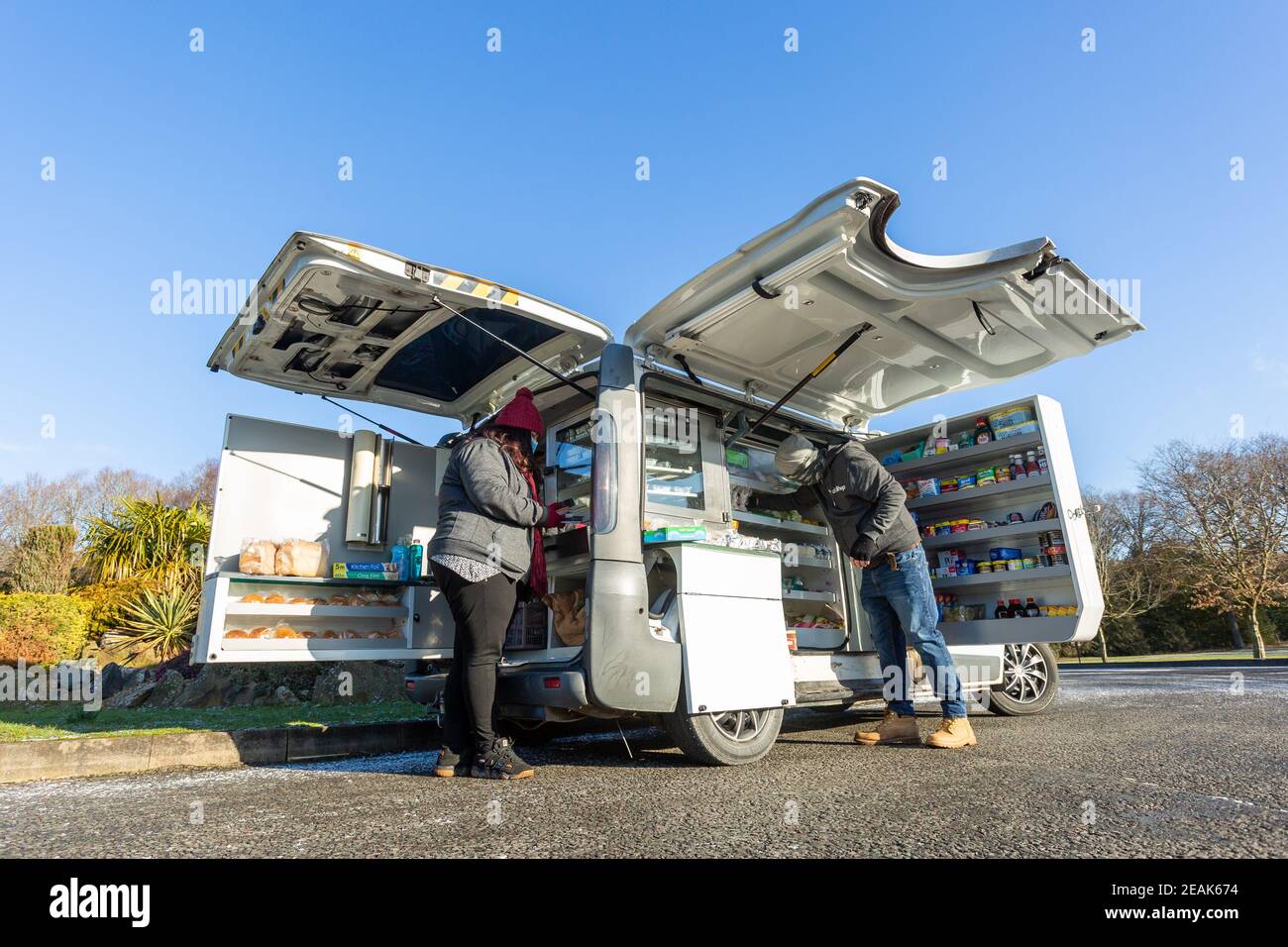 Mobile shop van hi-res stock photography and images - Alamy