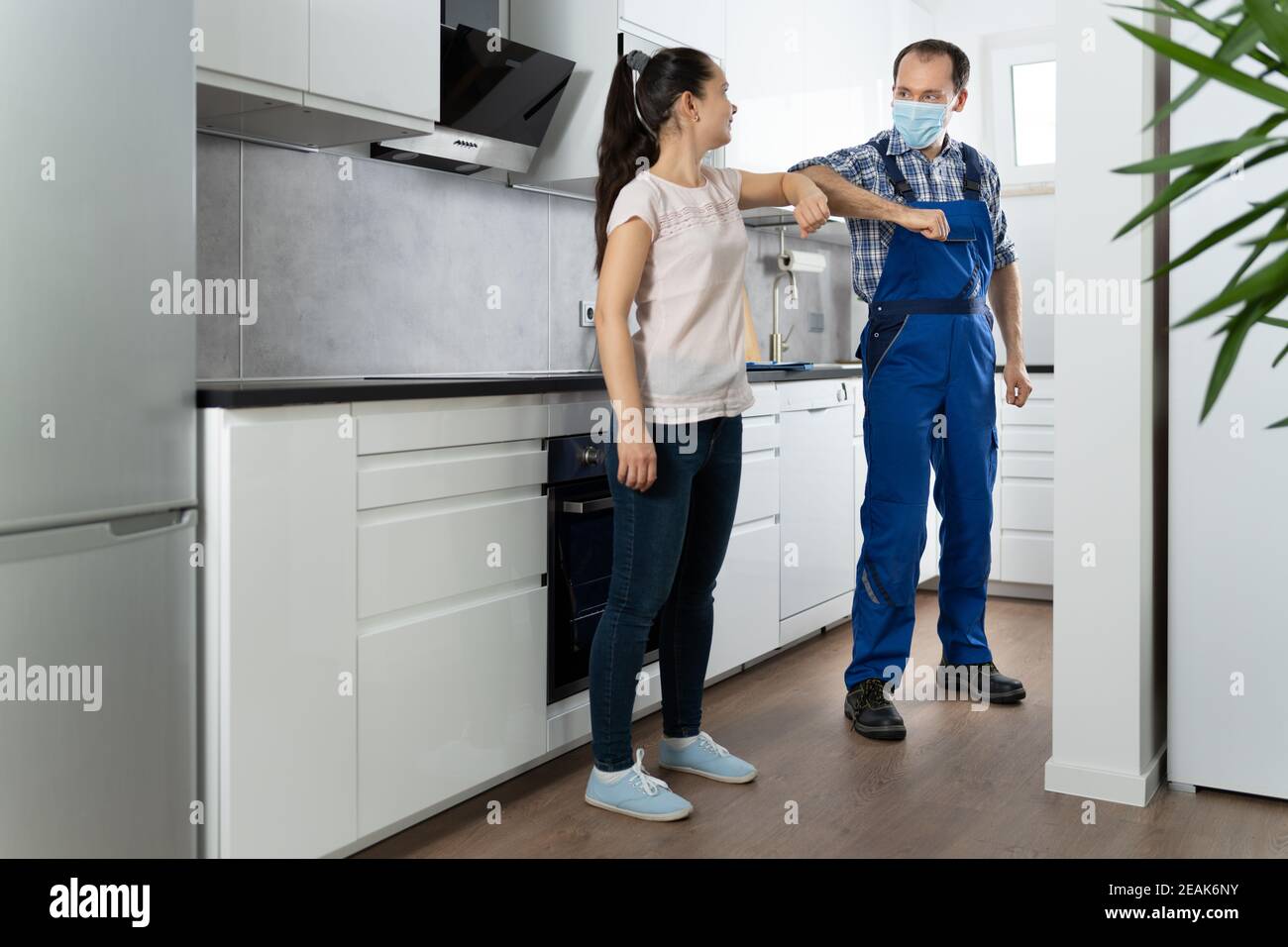 Handyman home repair service hi-res stock photography and images - Alamy