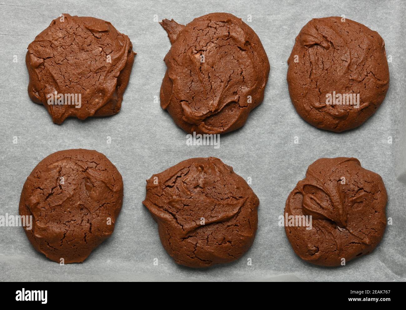 Baking parchment round hi-res stock photography and images - Alamy