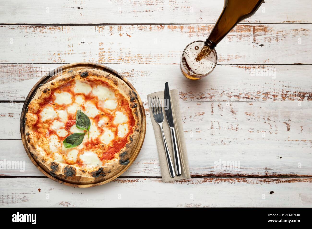 Margherita pizza pepperoni pizza hi-res stock photography and images ...