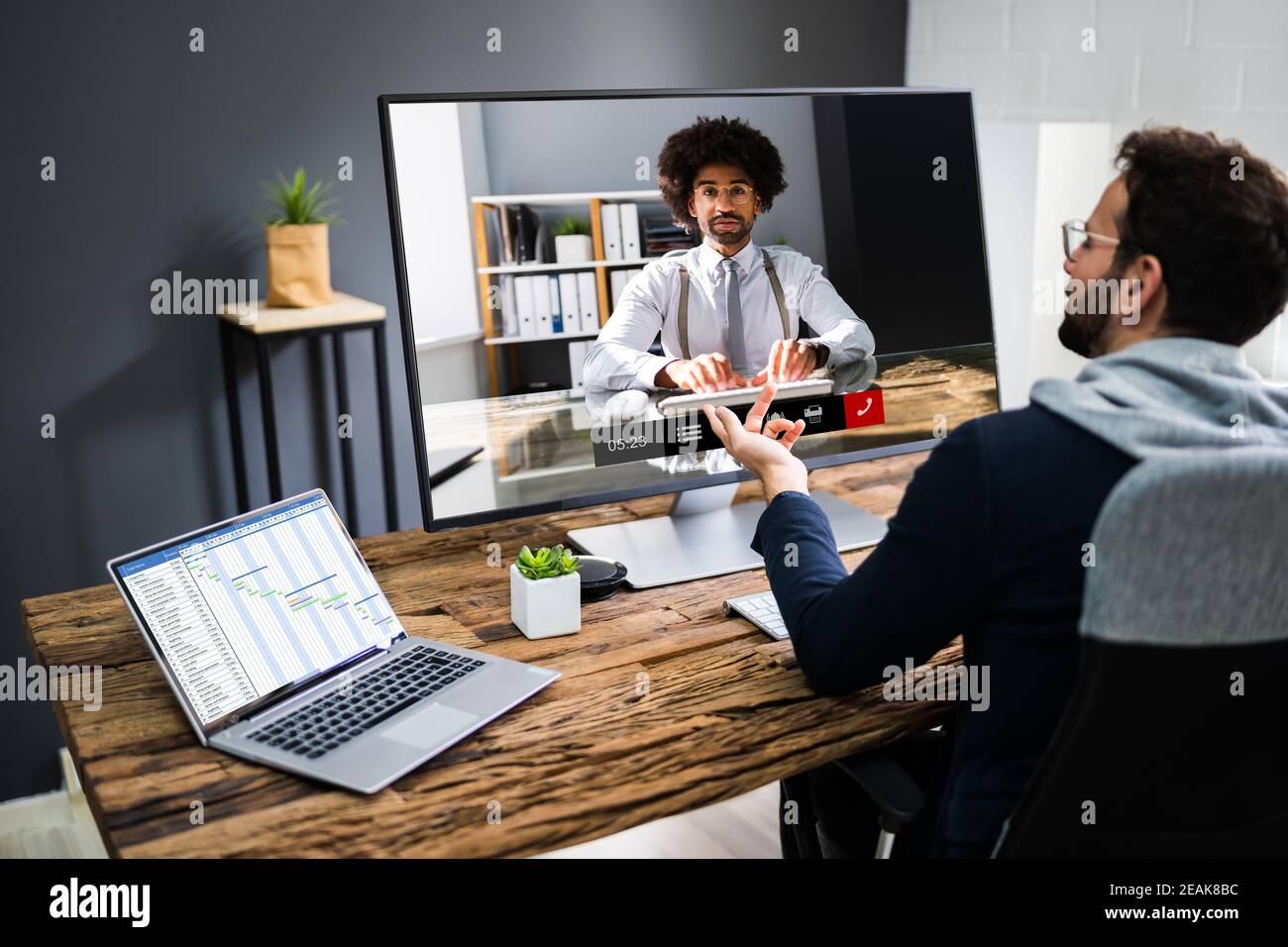 Video call business webcast hi-res stock photography and images - Alamy