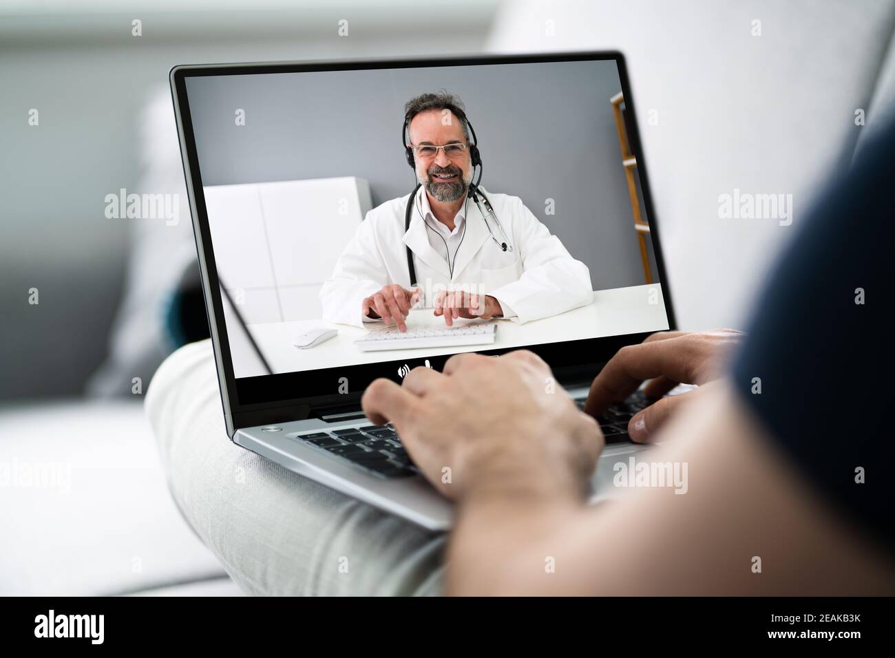 Doctor call hi-res stock photography and images - Alamy