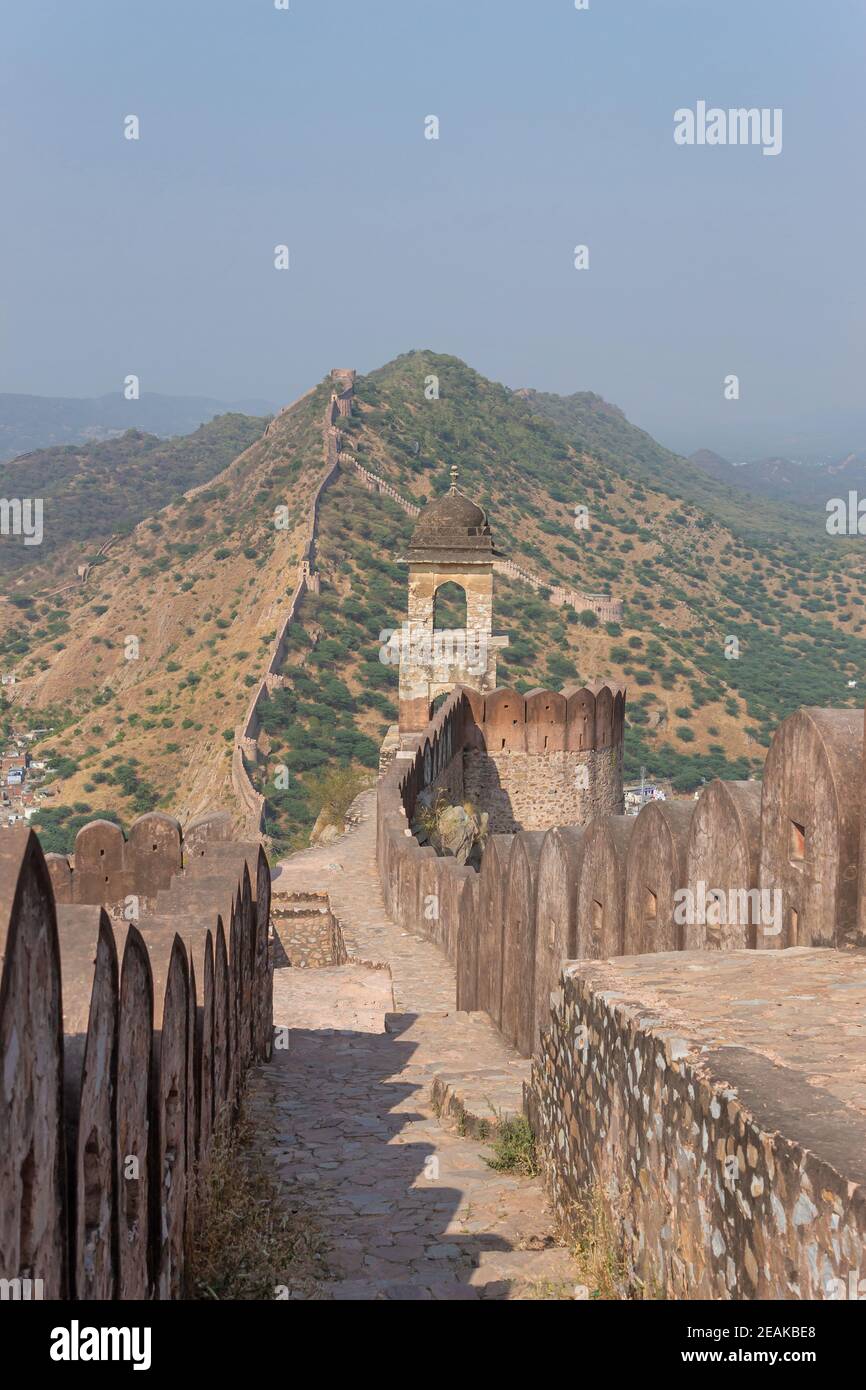 Watch tower of Amber fort with wall and ramparts background, Jaipur ...