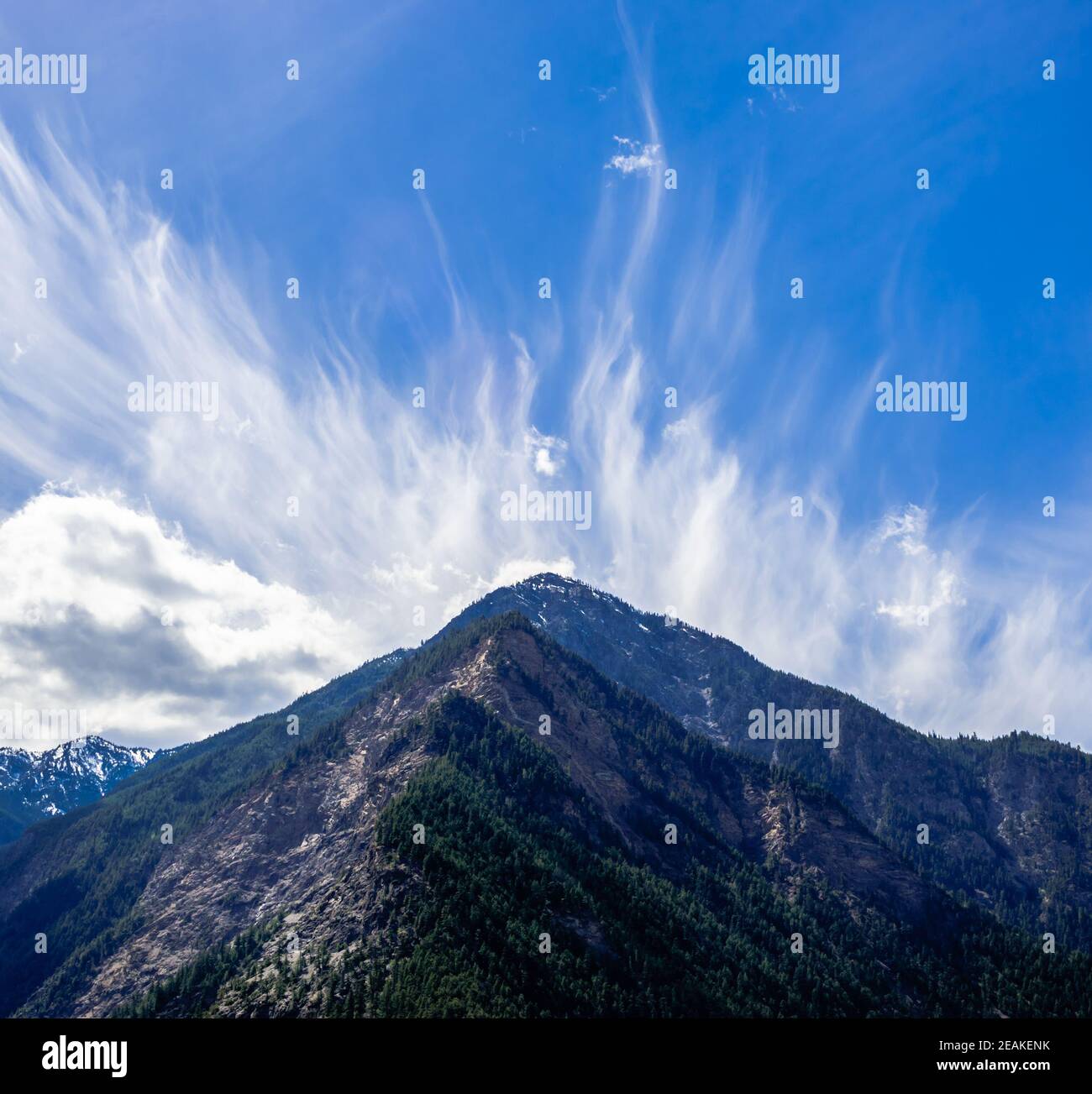 Sky blue white cirrus wisps clouds hi-res stock photography and images ...