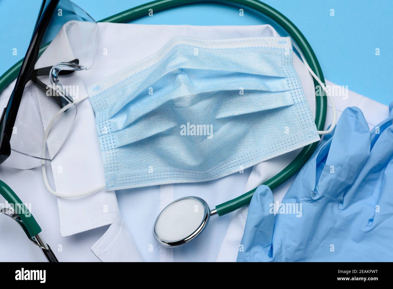 Disposable surgical glasses hi-res stock photography and images - Alamy