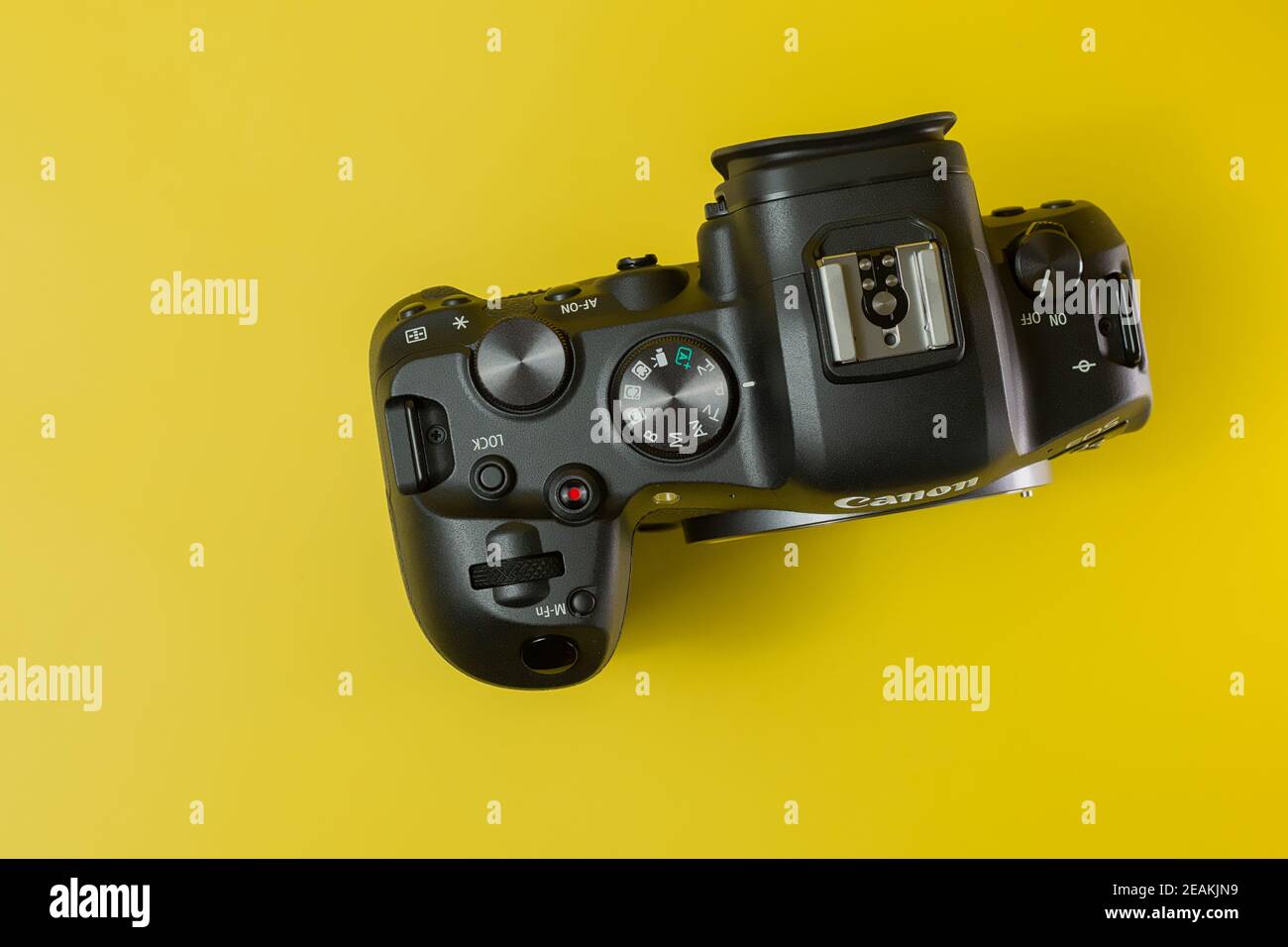 Canon eos r6 camera hi-res stock photography and images - Alamy