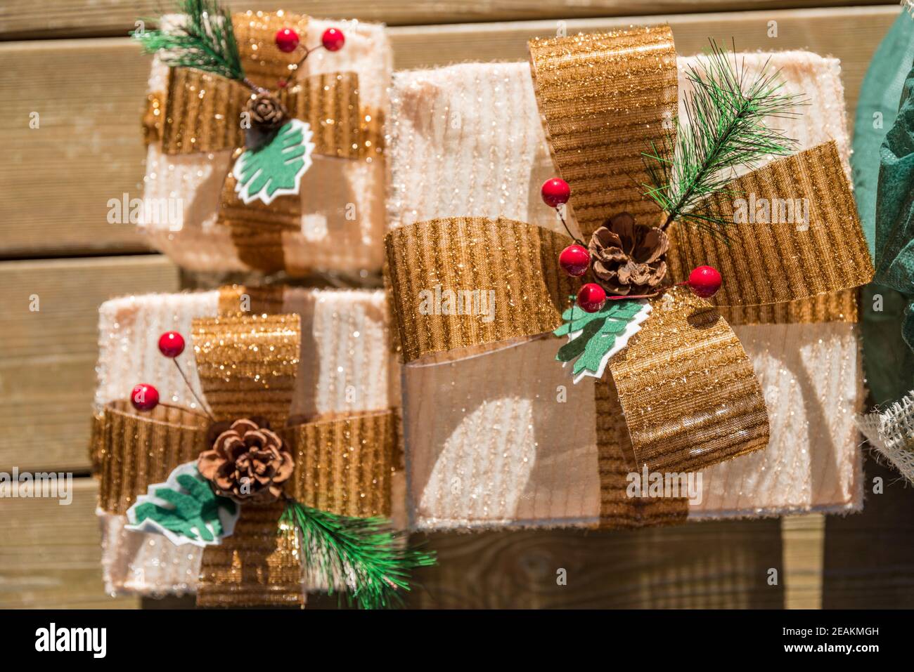 Christmas packages hi-res stock photography and images - Alamy