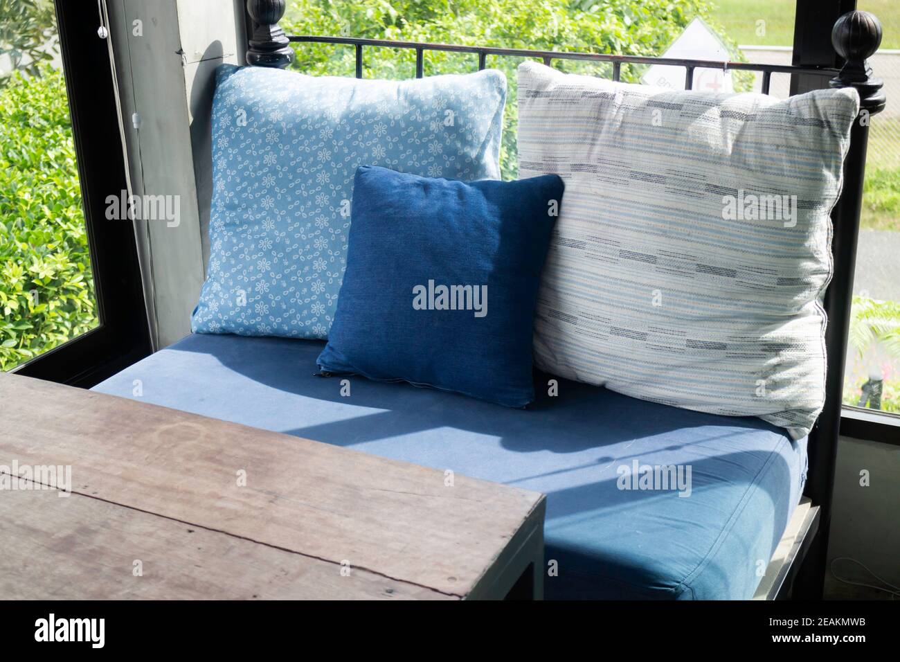 Greenhouse garden modern domestic hi-res stock photography and images ...