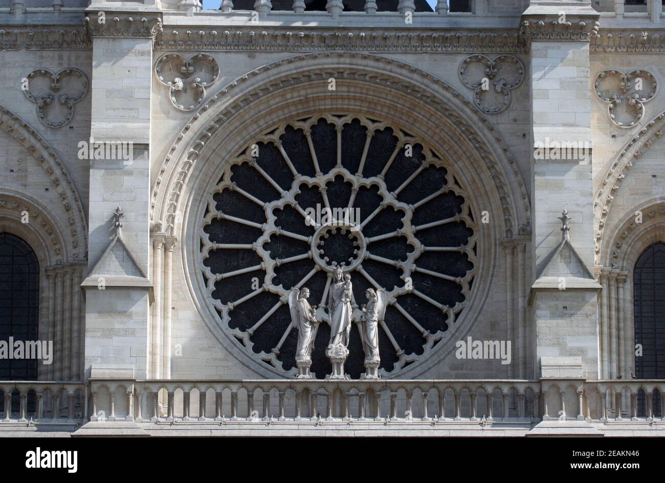 Kings facade rose window hi-res stock photography and images - Alamy