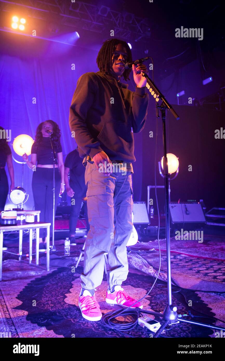 Daniel caesar singer hi-res stock photography and images - Alamy