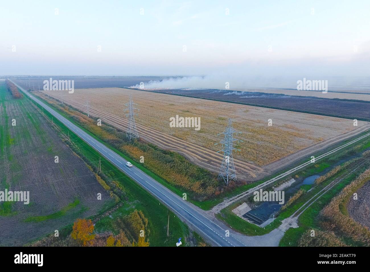 Paved crossroads hi-res stock photography and images - Alamy