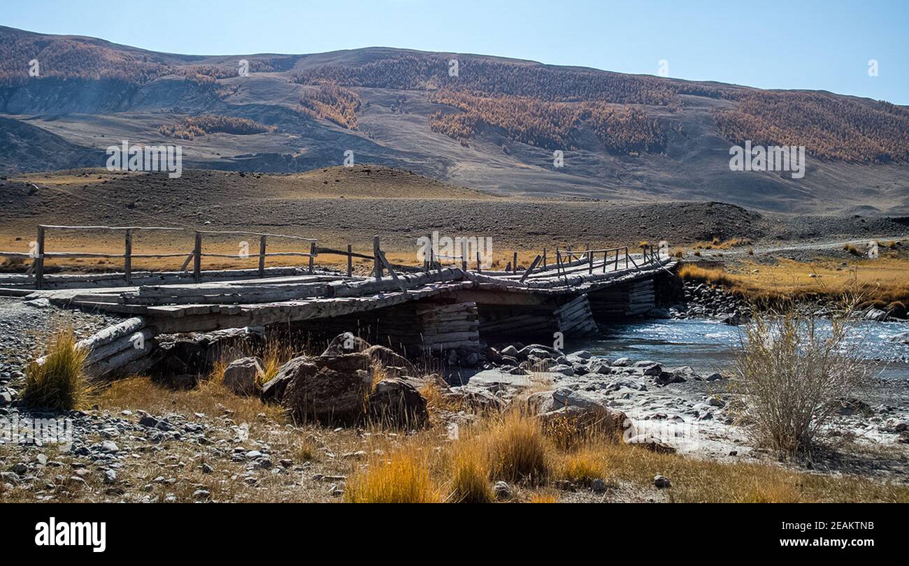 Footbridge over a gorge hi-res stock photography and images - Alamy
