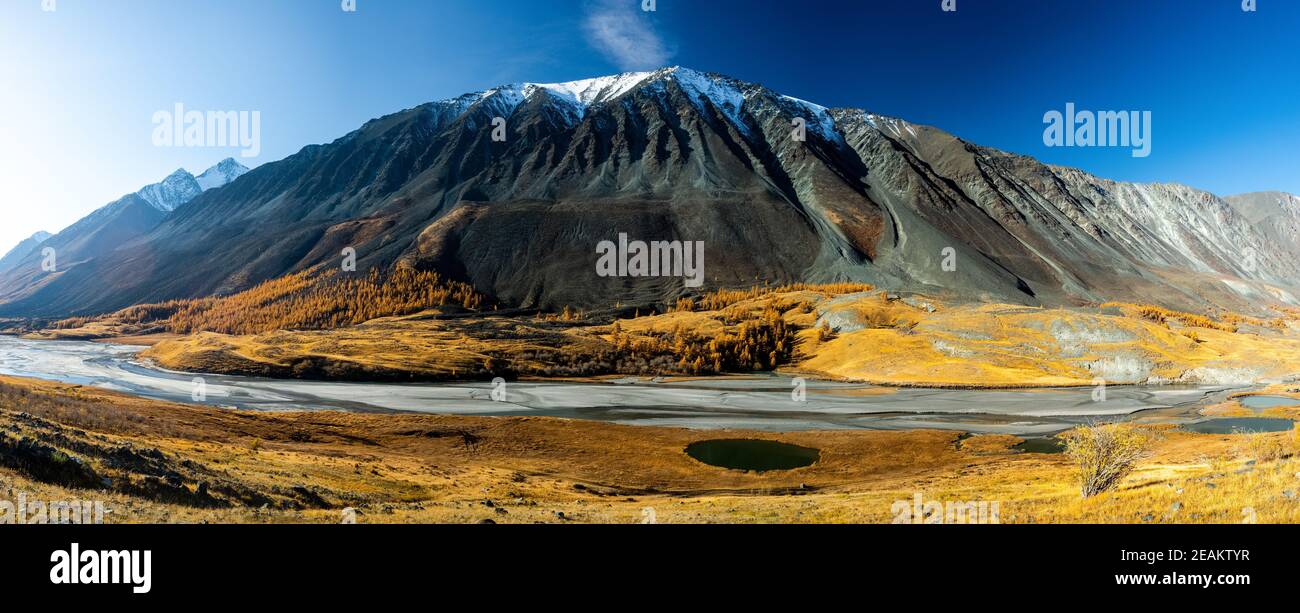 Panorama is Altai, a mountain river flowing between the Altai mountains ...