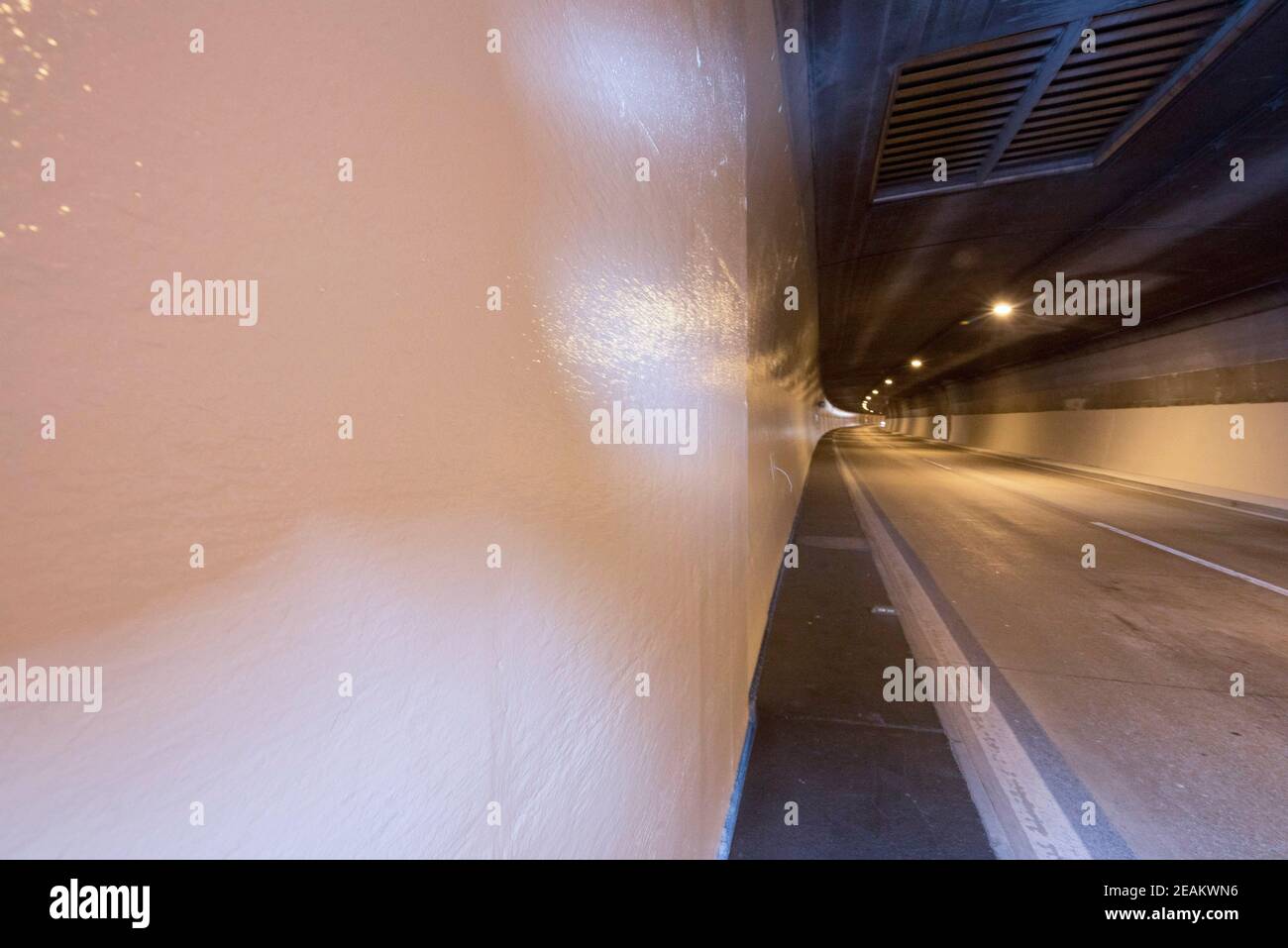 Tunnel lining hi-res stock photography and images - Alamy