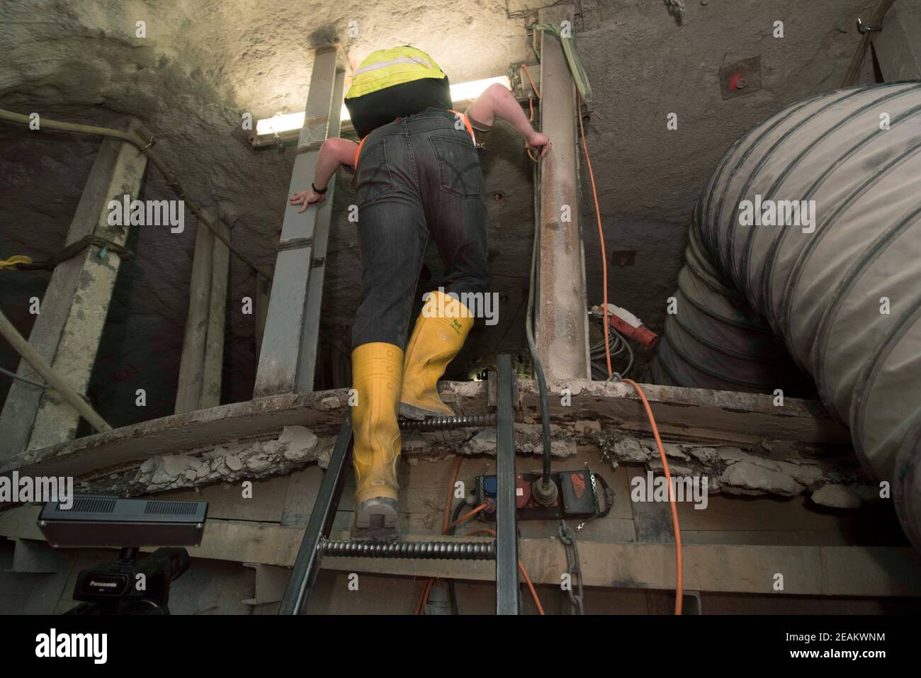 Network rail structure hi-res stock photography and images - Alamy
