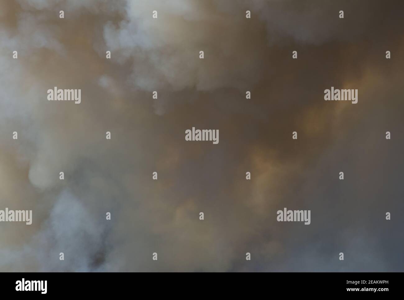 Wildland fire smoke haze hi-res stock photography and images - Alamy