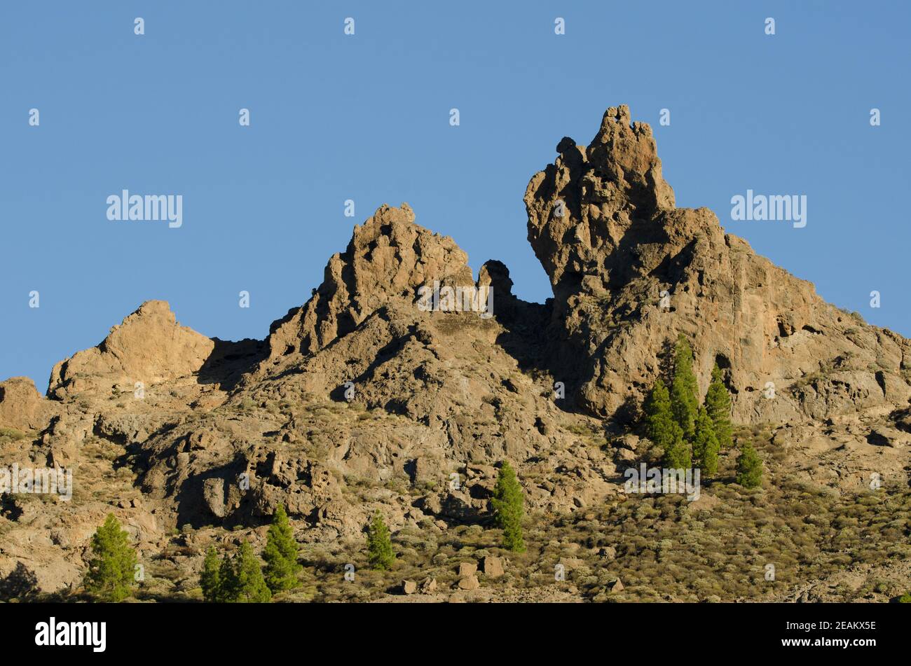 Rock rocky cliff hi-res stock photography and images - Alamy