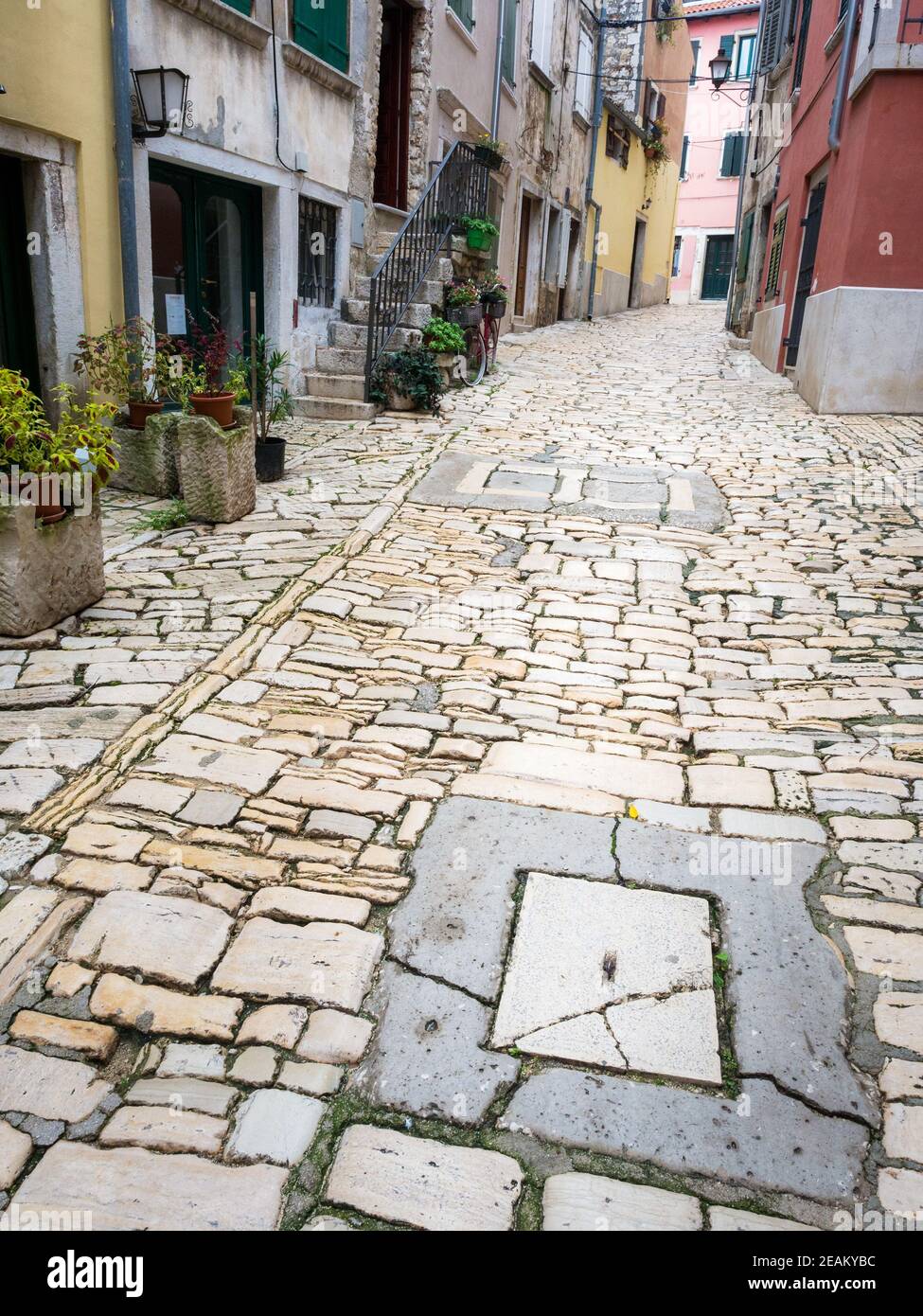 Medieval road hi-res stock photography and images - Alamy