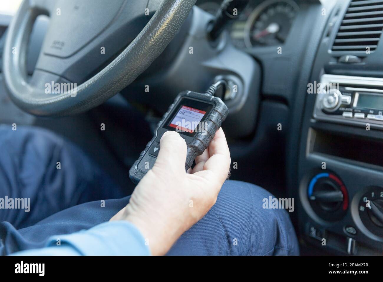 Car diagnostic hi-res stock photography and images - Alamy