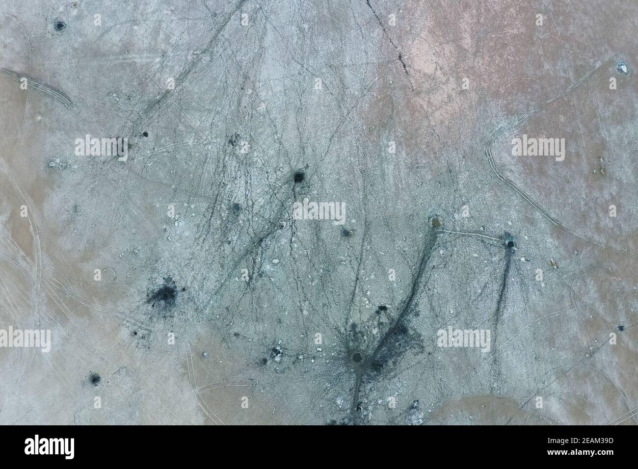 Top view of the salt lake mud sources. External similarity with craters ...