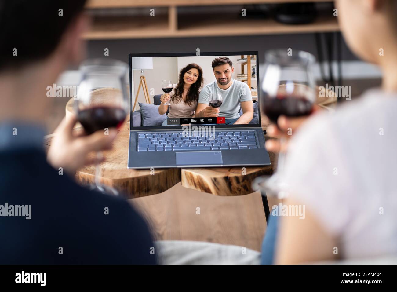 Virtual Wine Tasting Online Event Stock Photo - Alamy