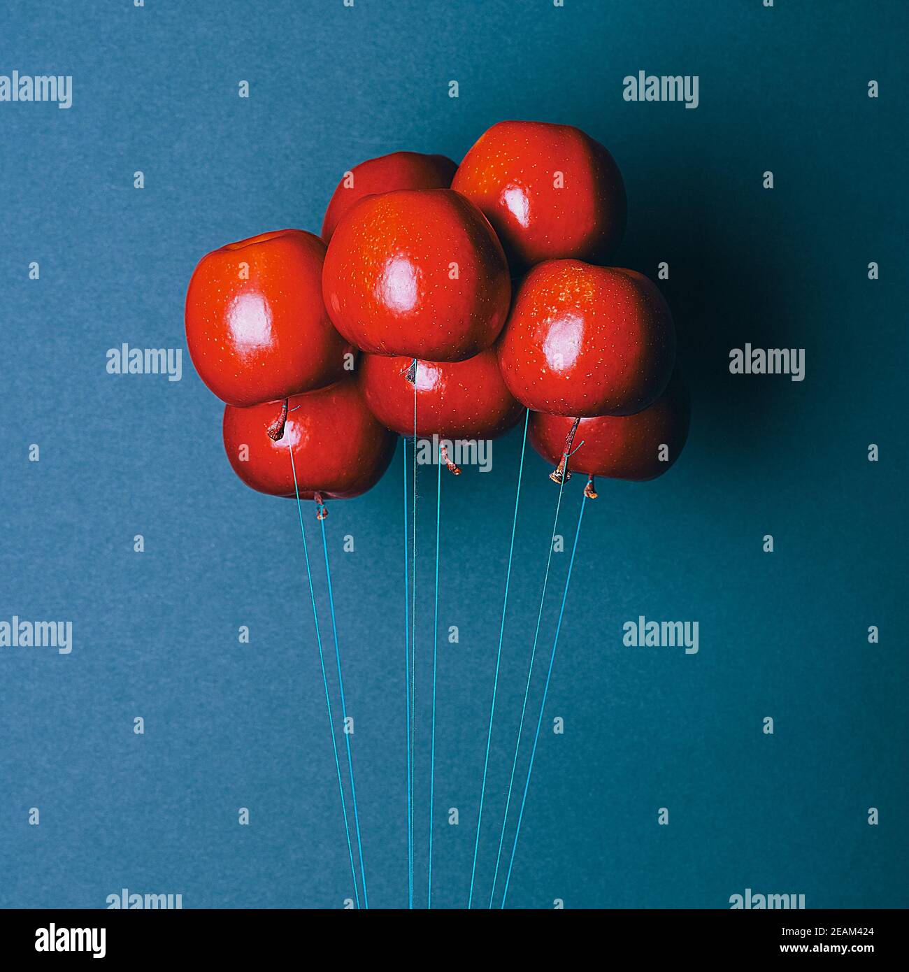 Flying apples hi-res stock photography and images - Alamy