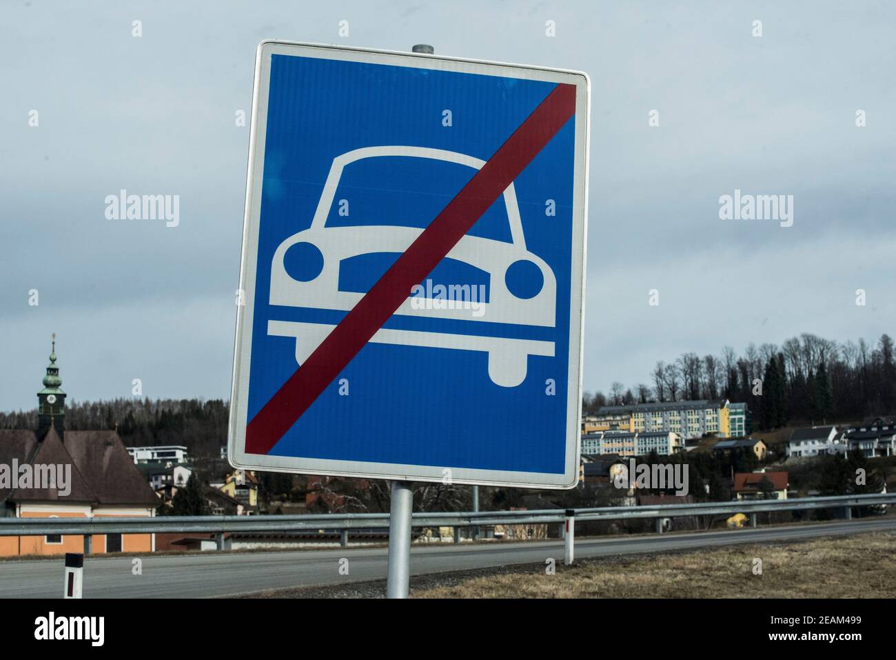End motorway sign hi-res stock photography and images - Alamy