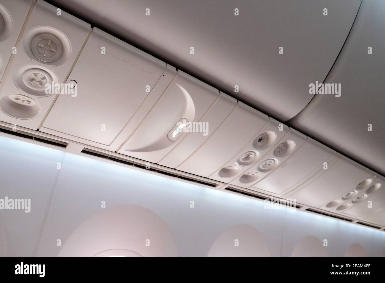 Aircraft overhead lockers hi-res stock photography and images - Alamy