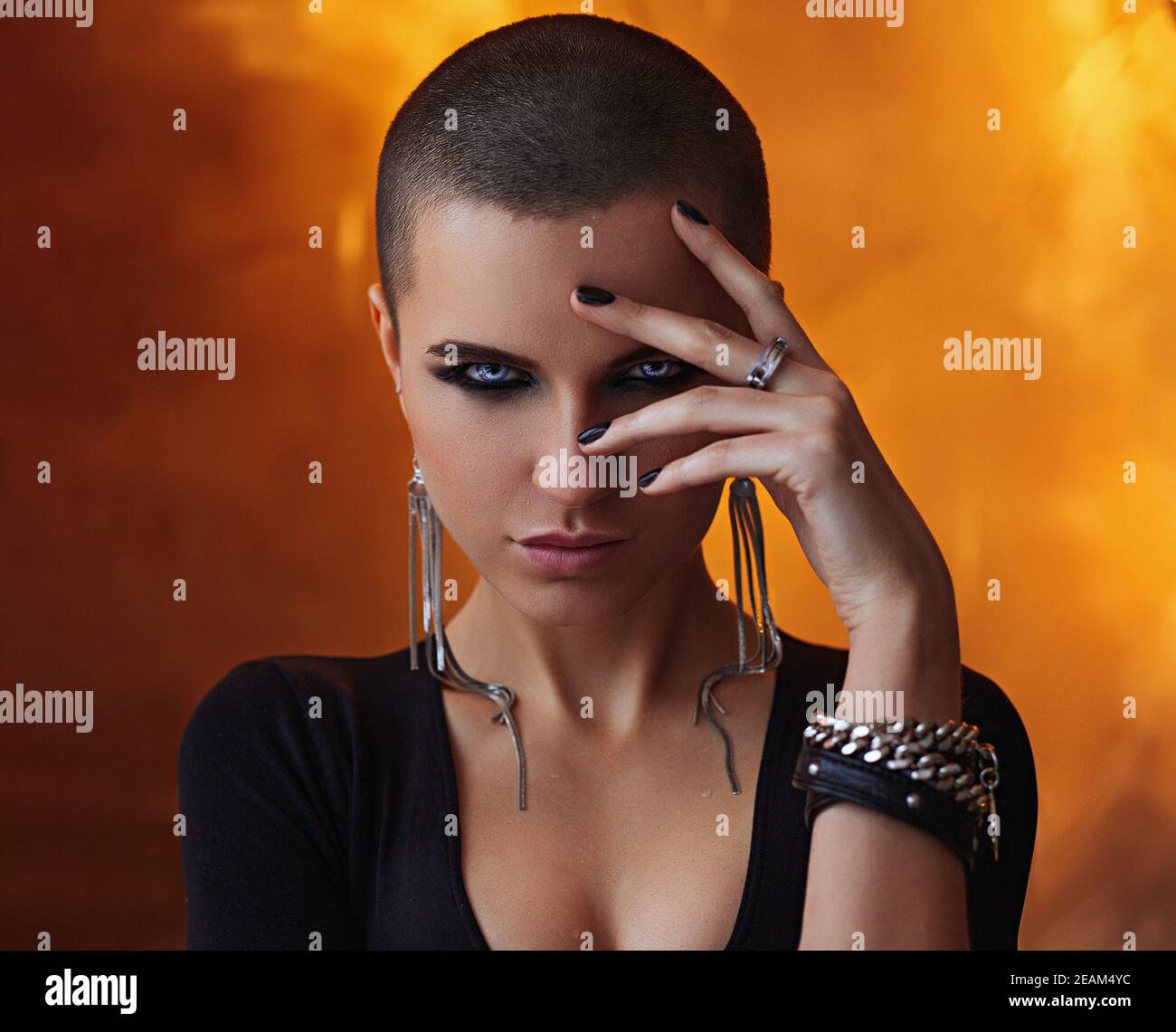 Skinhead Girl Hi Res Stock Photography And Images Alamy