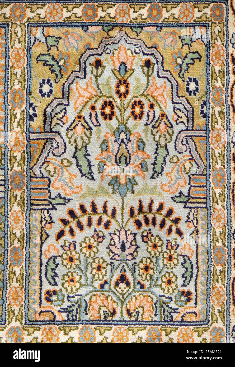Antique indian rug hi-res stock photography and images - Alamy