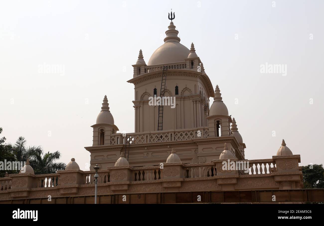 Belur Math, headquarters of Ramakrishna Mission in Howrah, Kolkata ...
