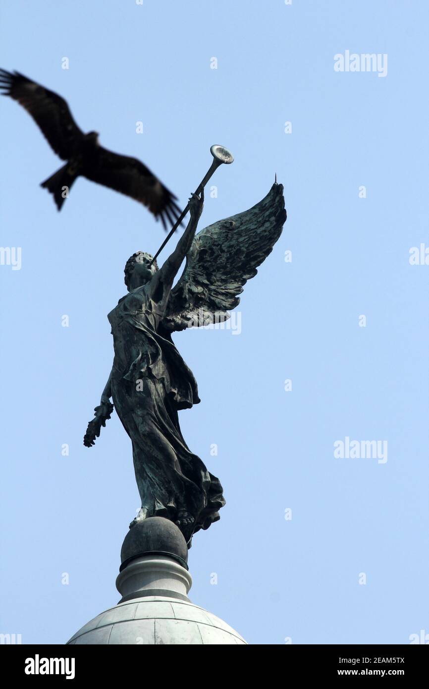 Angel of victory atop the dome of Victoria Memorial, Kolkata, India ...