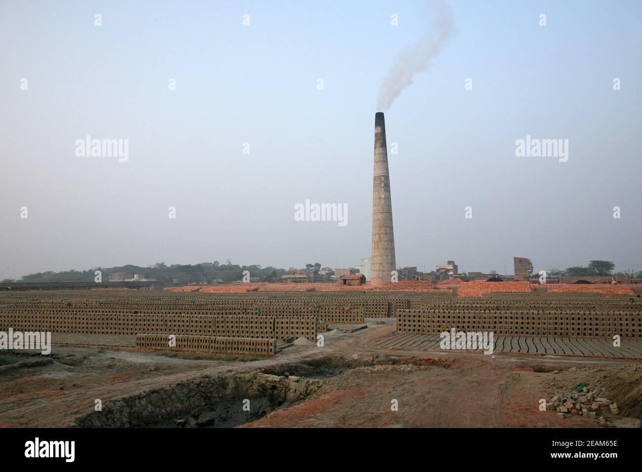 Brickfield in Sarberia, West Bengal, India Stock Photo - Alamy