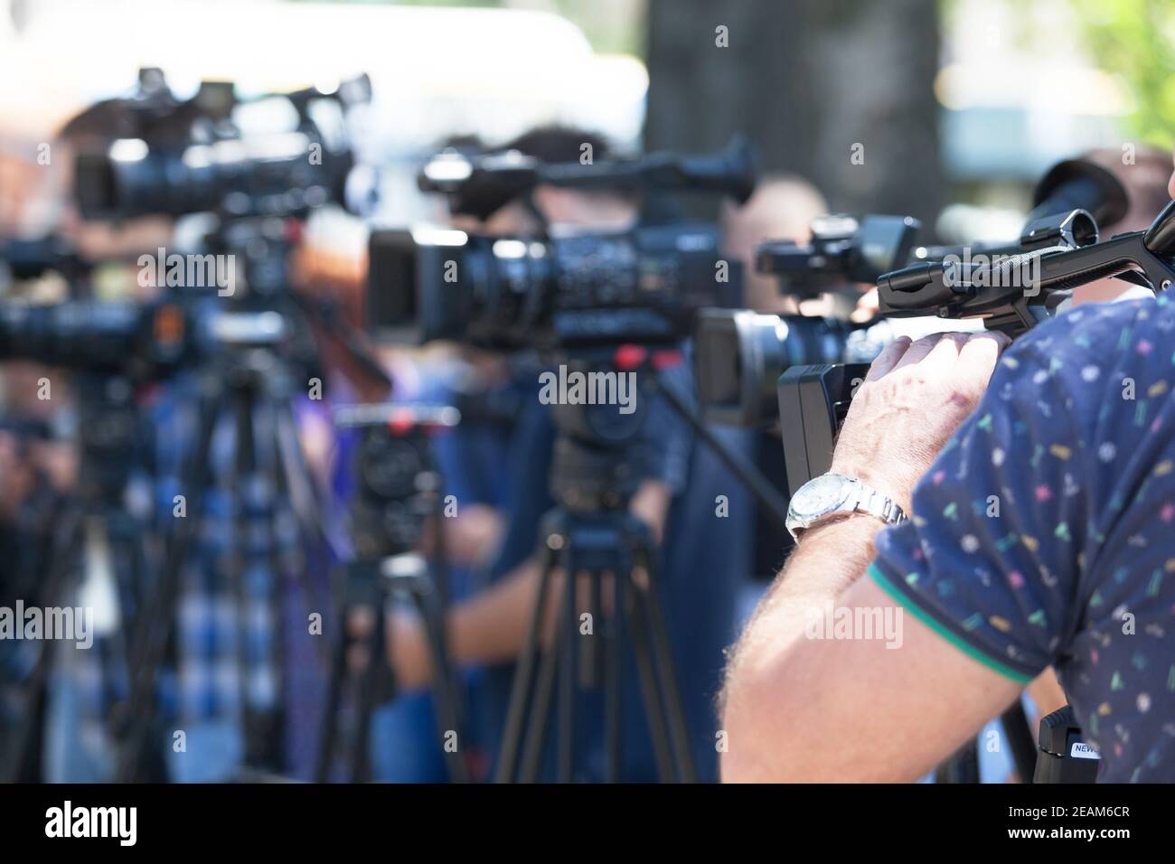 Video conference camera hi-res stock photography and images - Alamy