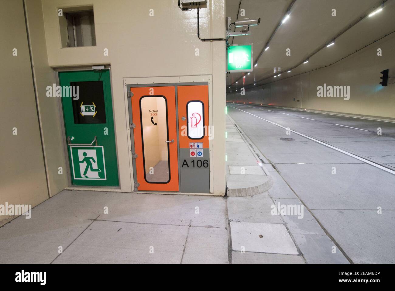 Sos Telephone High Resolution Stock Photography and Images - Alamy