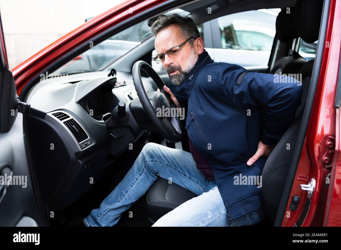 Driver back pain hi-res stock photography and images - Alamy