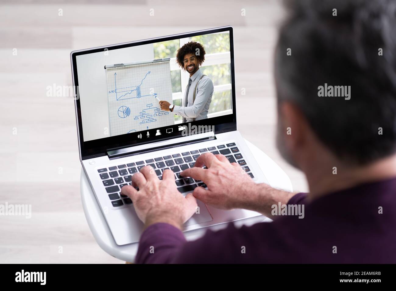 Training tutorial hi-res stock photography and images - Alamy