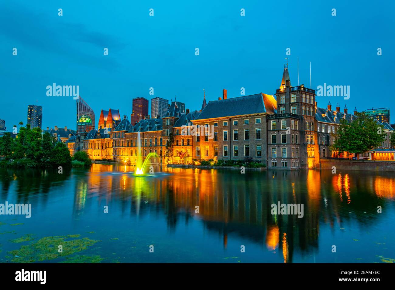 Sunset view of Binnenhof palace in the Hague, Netherlands Stock Photo ...