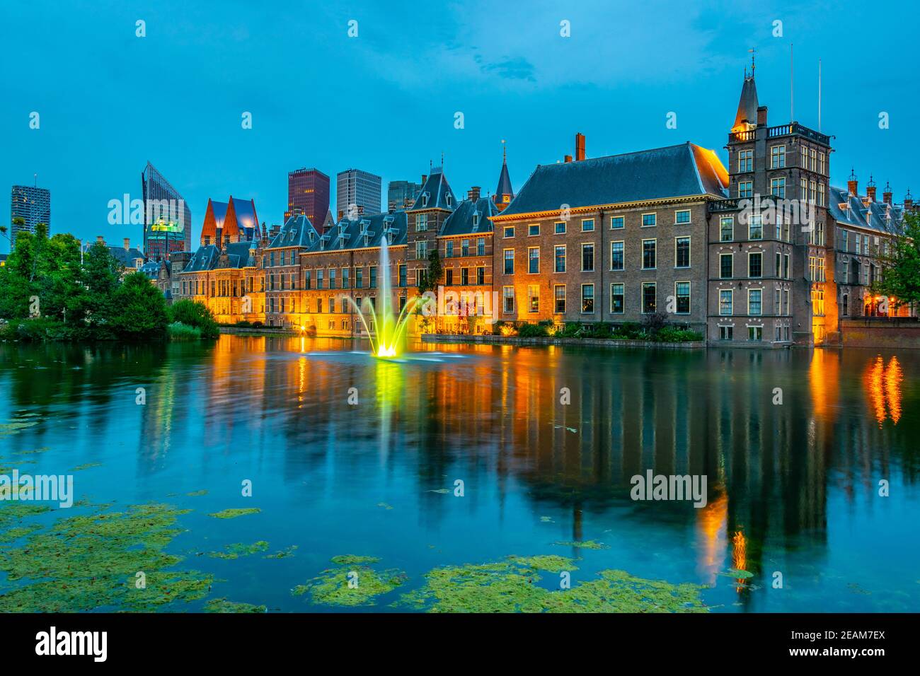 Sunset view of Binnenhof palace in the Hague, Netherlands Stock Photo ...