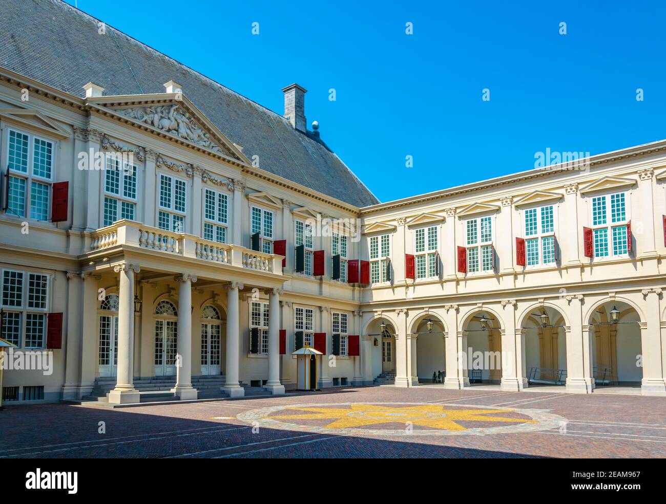 Exterior noordeinde palace hi-res stock photography and images - Alamy