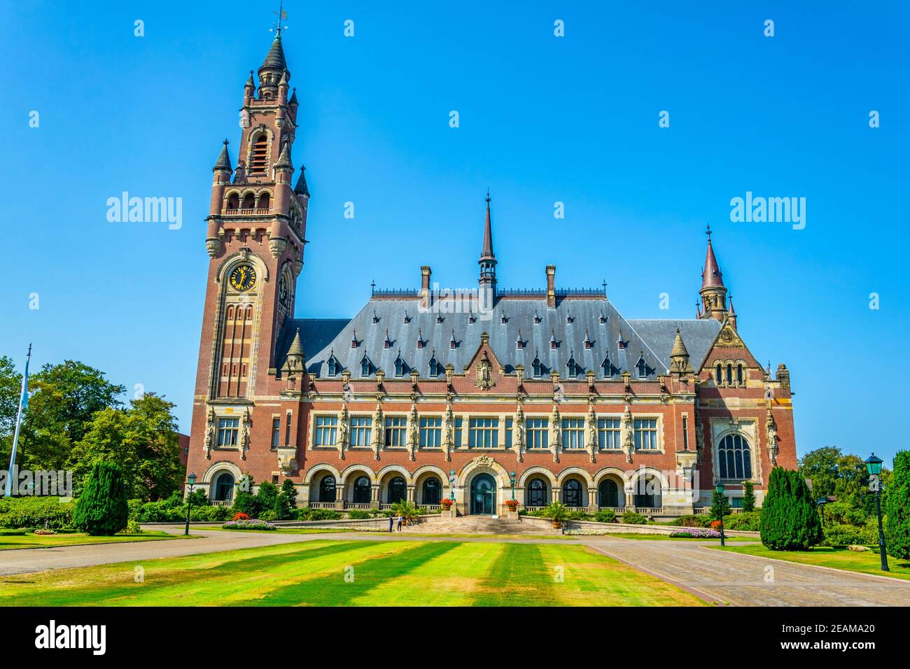 Hague courthouse hi-res stock photography and images - Alamy