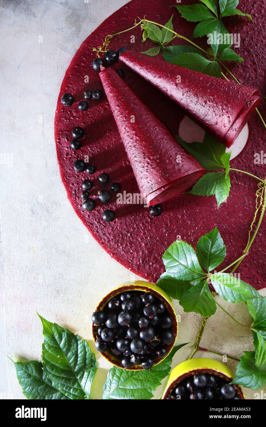 Curled currant leaves hi-res stock photography and images - Alamy
