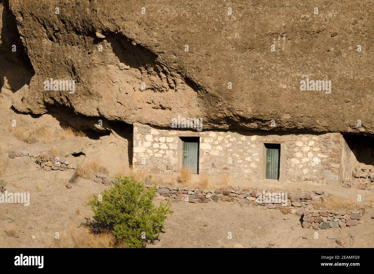 Rock hut hi-res stock photography and images - Alamy